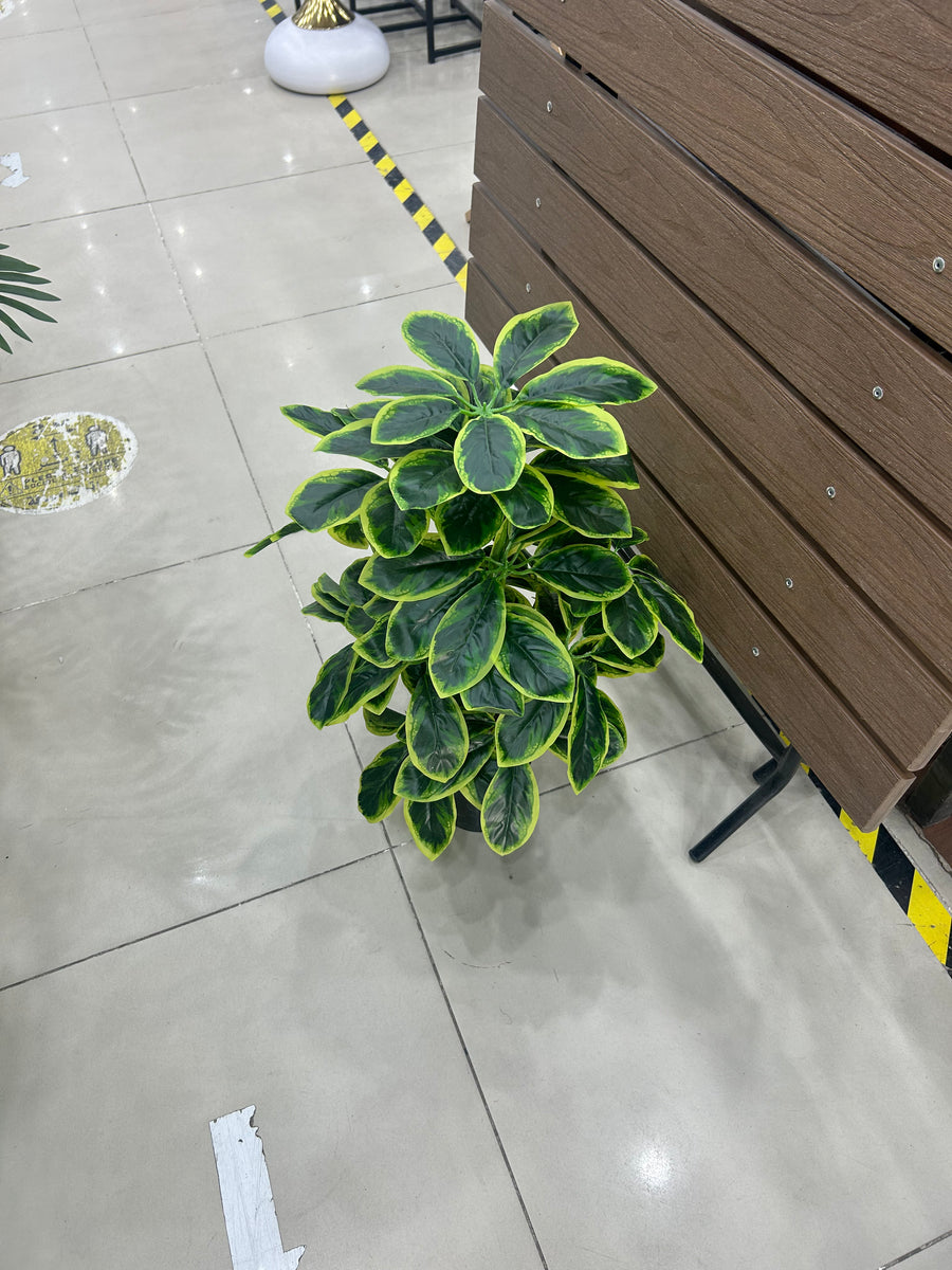 شجر صناعي صغير اطراف خضراء ارتفاع ٦٥ سم – almansoria